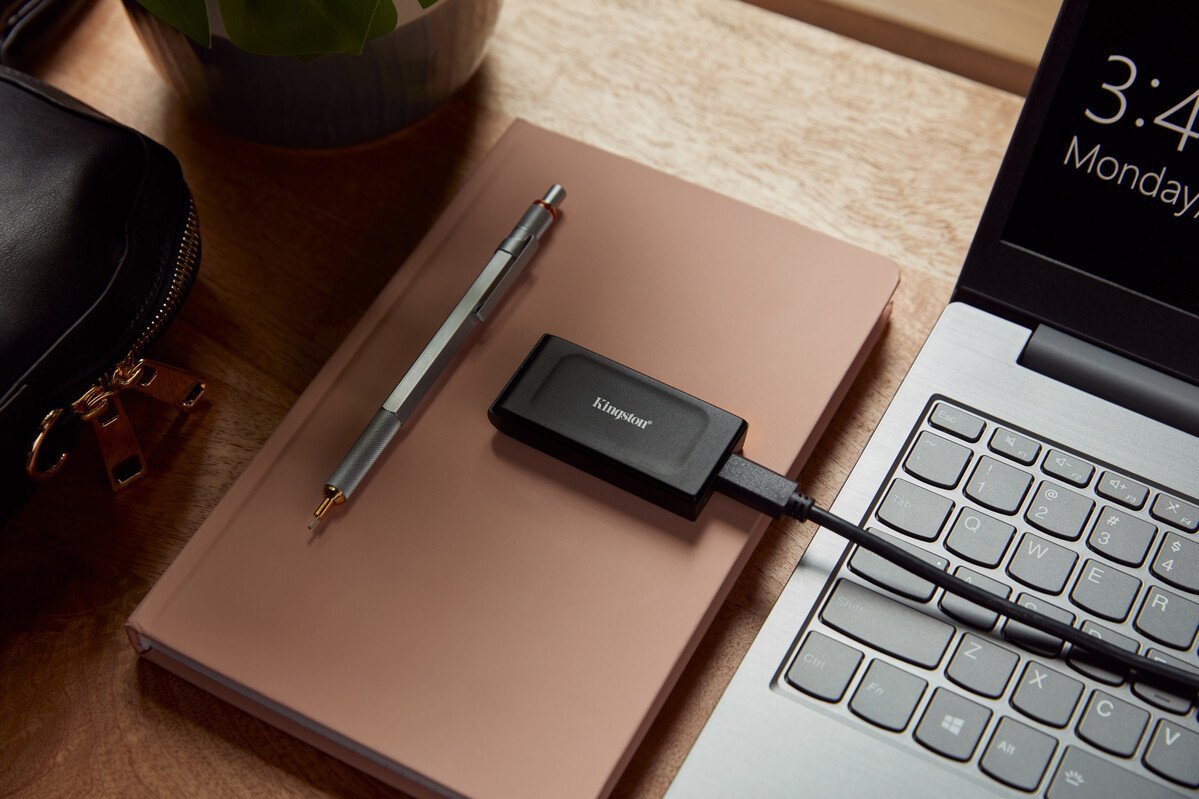 SSD-накопитель USB 2TB Kingston (SXS1000/2000G) купить | ELMIR - цена ...